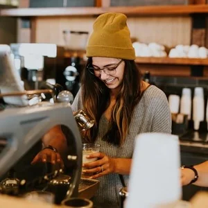 Top 7 Qualities of a Great Coffee Shop — Comoncy