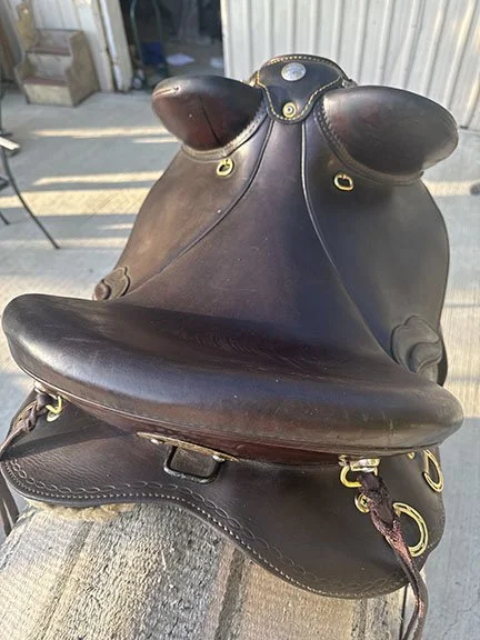 Custom saddles to fit the horse and rider. Get all the tack and leather ...