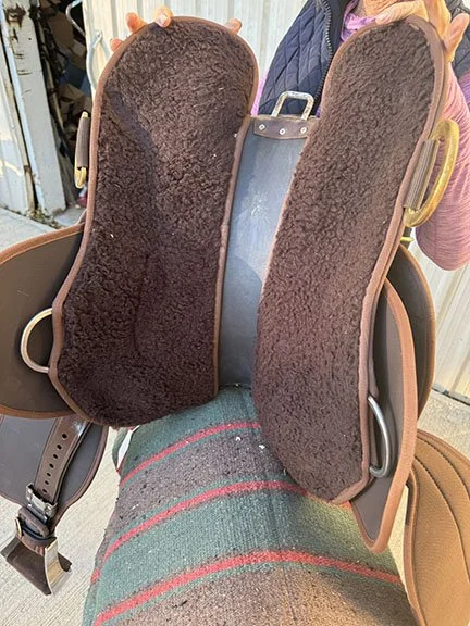 Custom saddles to fit the horse and rider. Get all the tack and leather ...