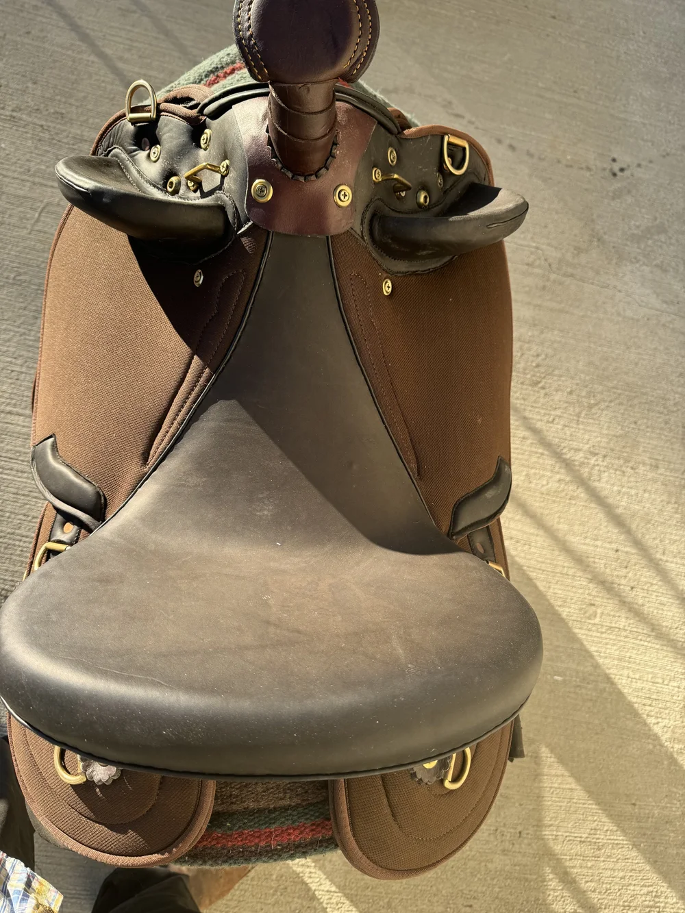 Custom saddles to fit the horse and rider. Get all the tack and leather ...