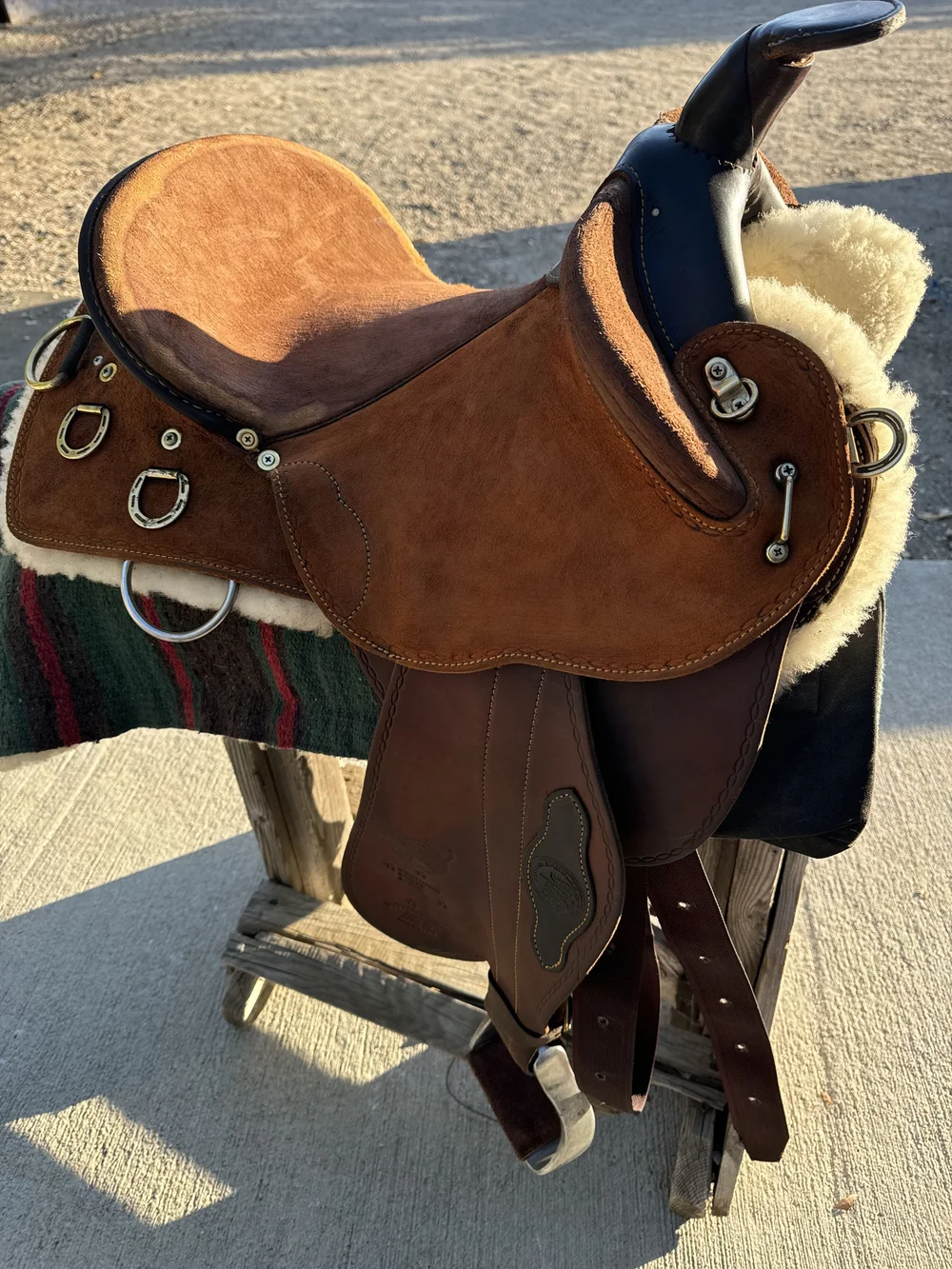 Custom saddles to fit the horse and rider. Get all the tack and leather ...