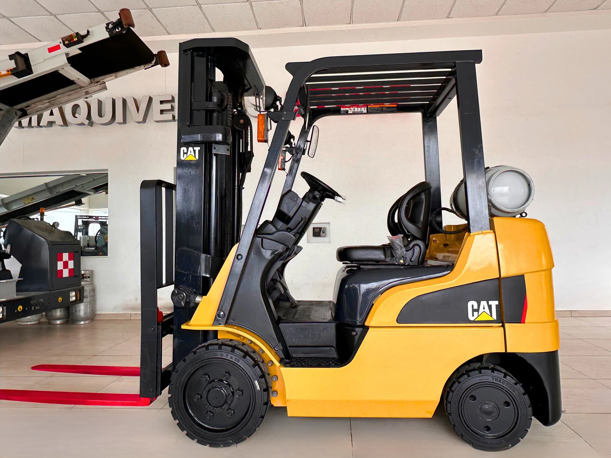 Agencia de Montacargas — Maquinaria y Equipos MQ