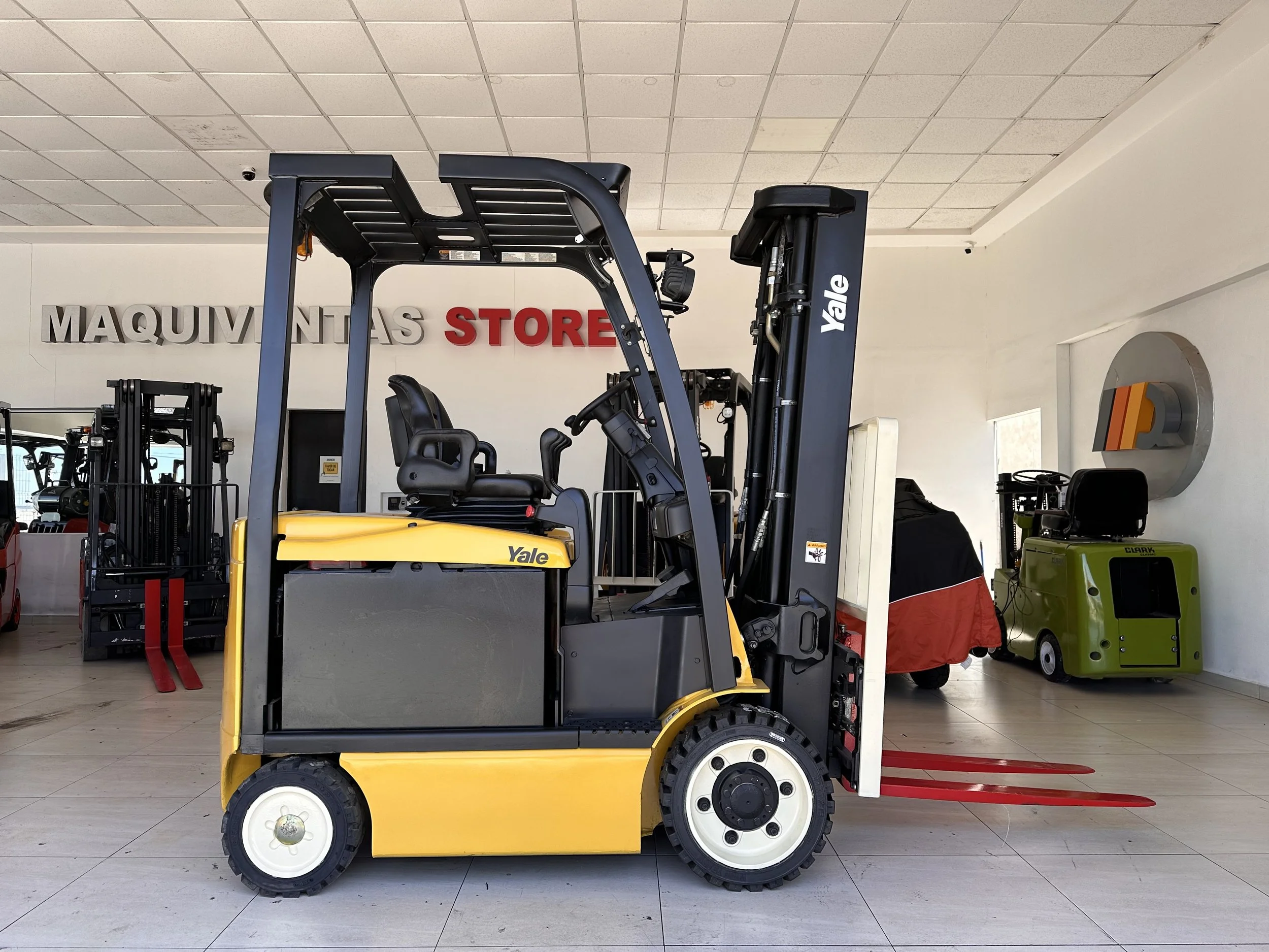 Agencia de Montacargas — Maquinaria y Equipos MQ