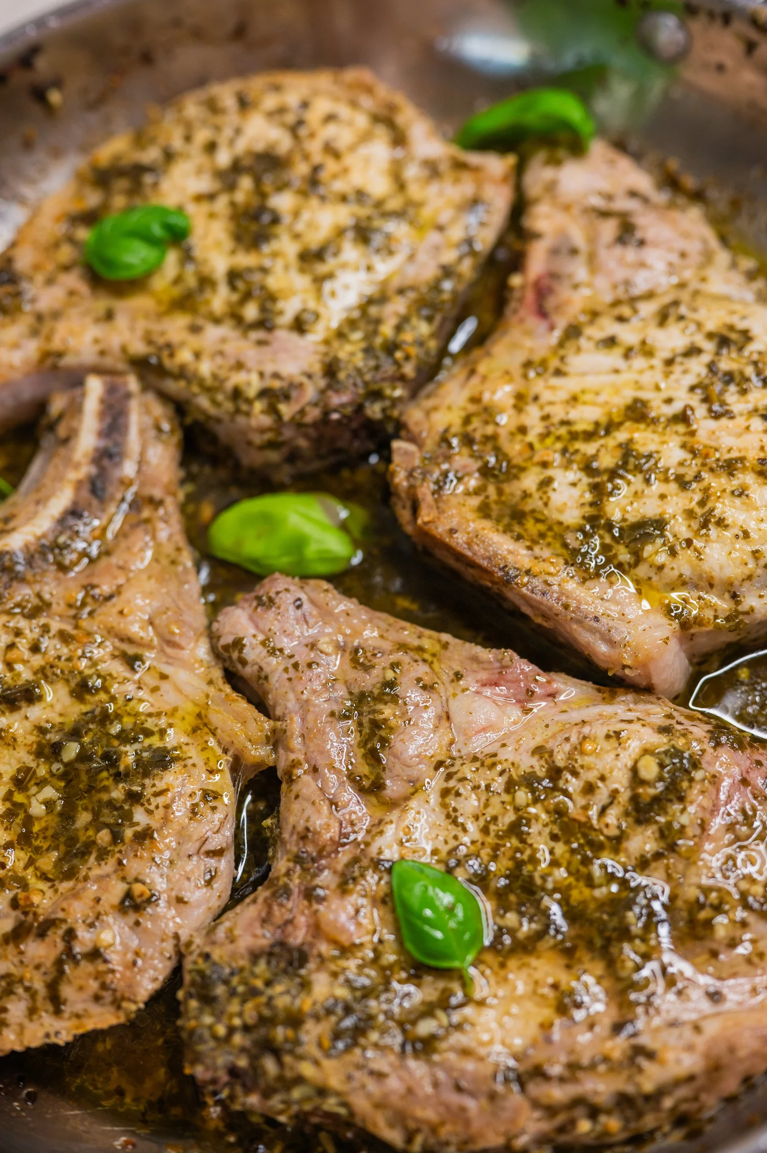 Pesto Pork Chops – Juicy, Flavorful, and Ready in Under 30 Minutes ...