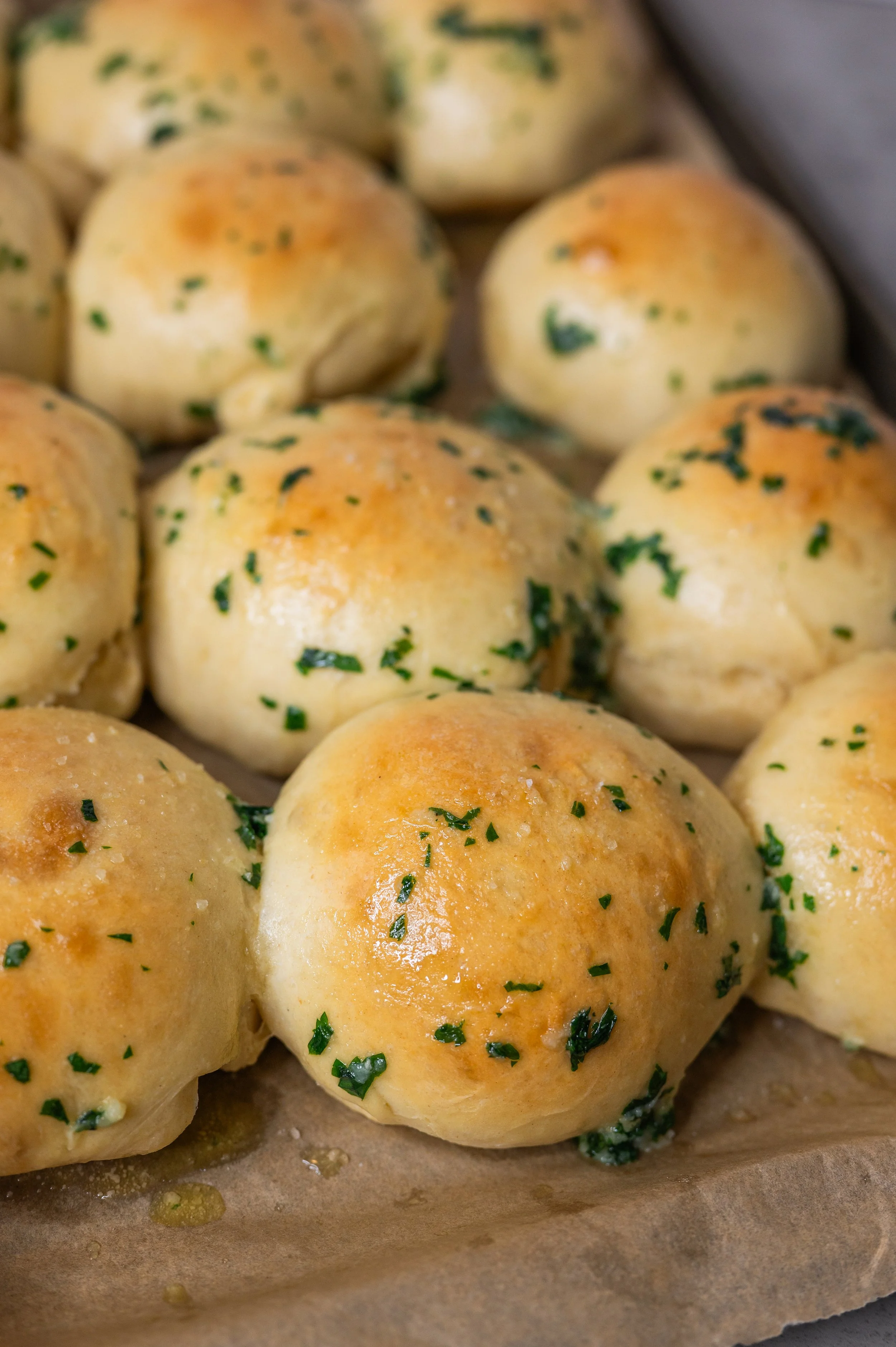 The Ultimate Homemade Garlic Rolls: Soft, Buttery, and Irresistible ...