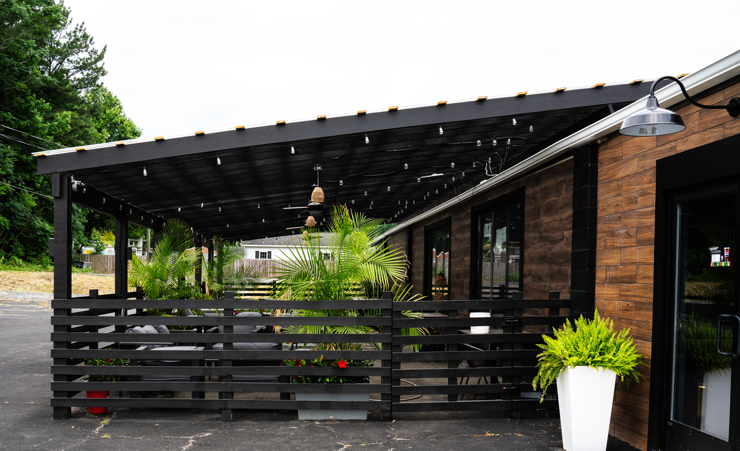 Unwind at The Estate Restaurant & Lounge | Colonial Heights Dining ...