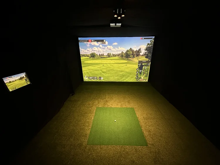 Prøv indendørs golf med Trackman iO Simulator hos Simulator Golf Aarhus