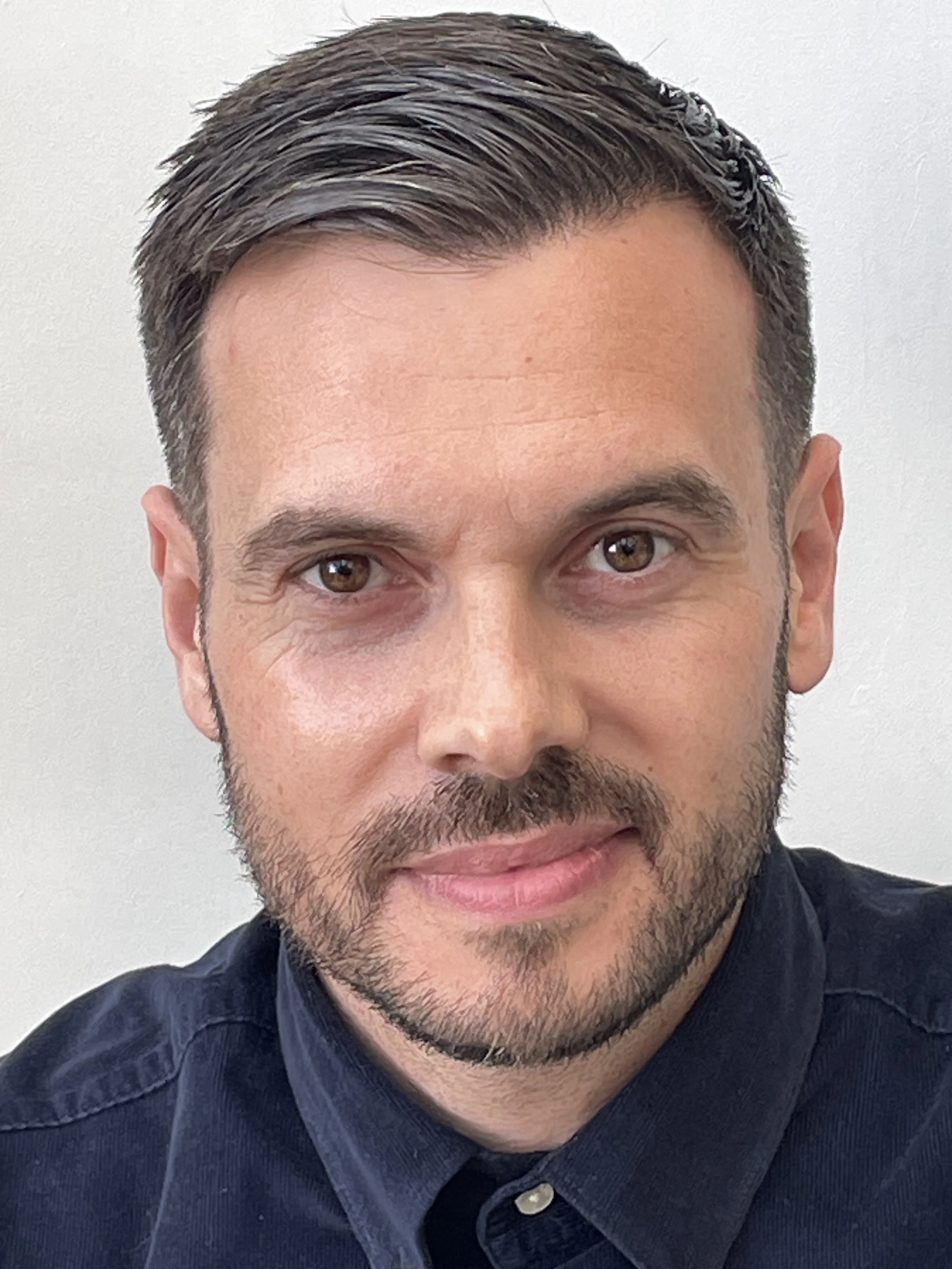 Wayne Linge, Celebrant