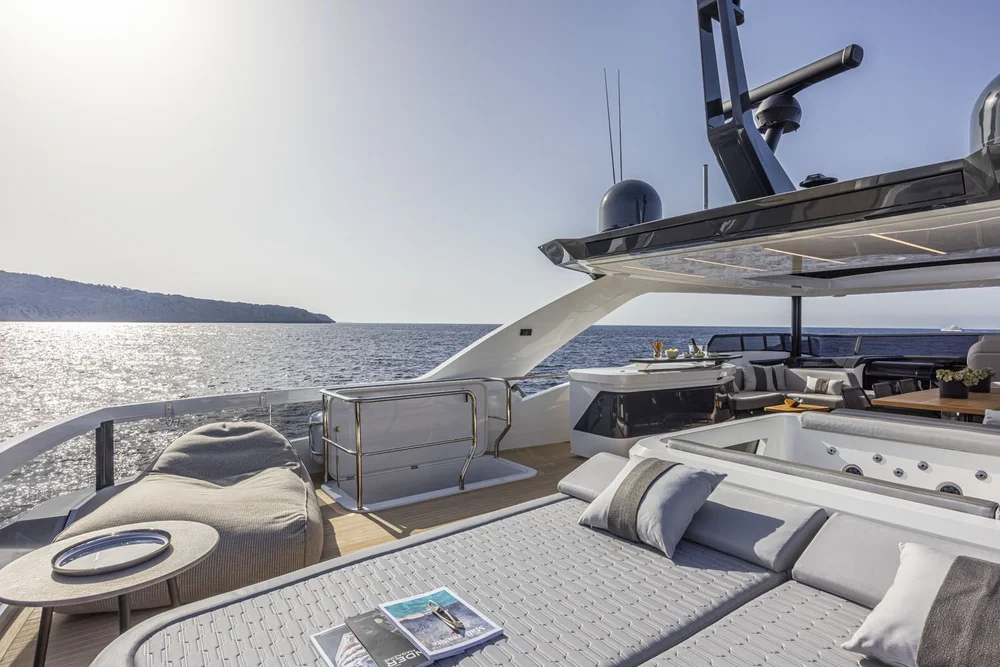 PEARL YACHTS FRANCE CONSTRUCTEUR DE YACHTS DE LUXE