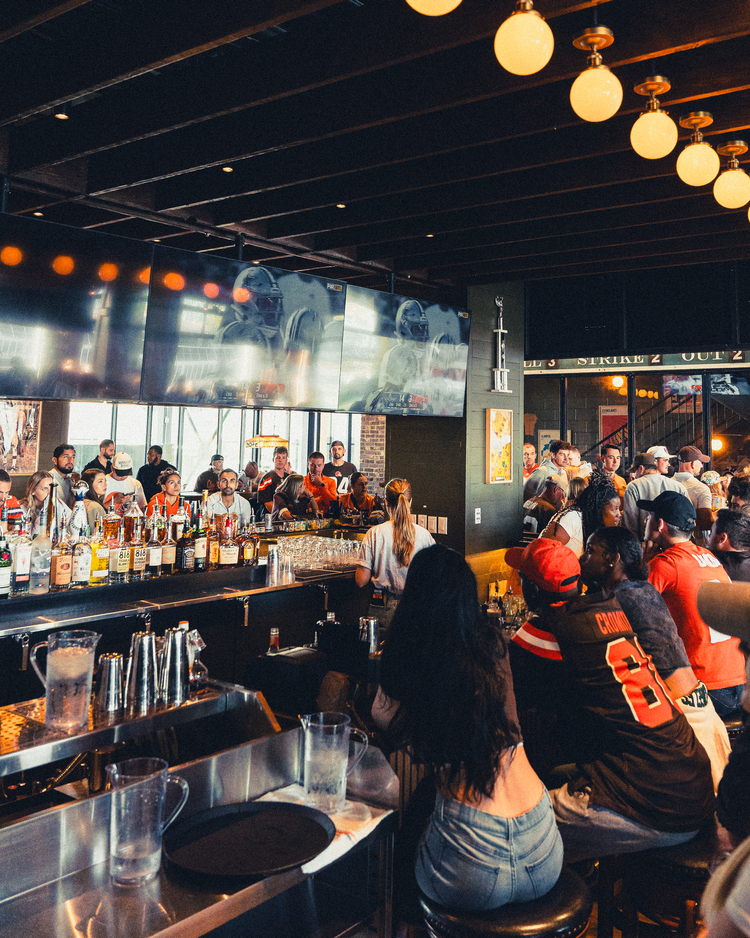 HI 5 - Sports Bar - Flats East Bank - Cleveland