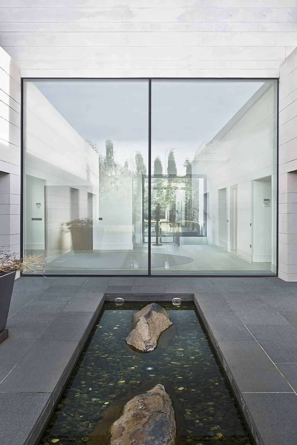 Vetrina Vision Plus Sliding Door System for Residential Projects