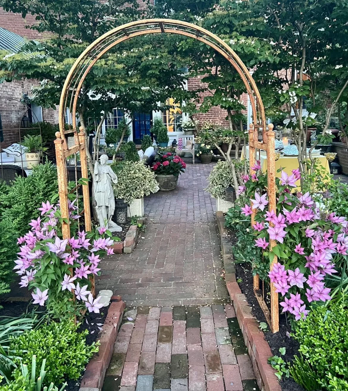 Back Alley Garden Tour & Tea — %about