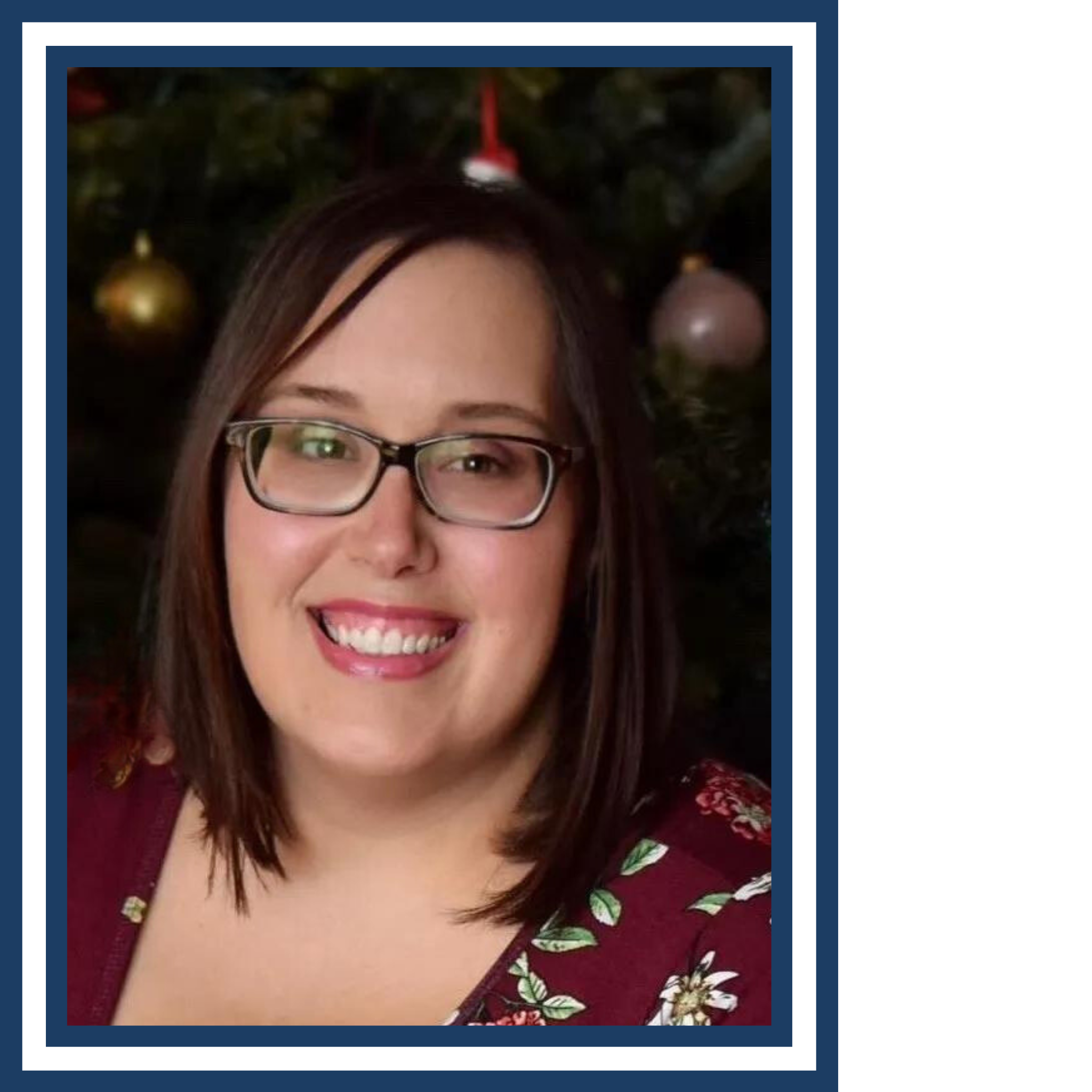Holly Thomas - Bio