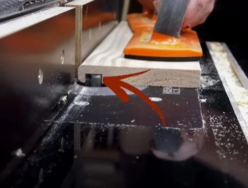 THE BEST ROUTER TRICK I KNOW - MAKING PICTURE FRAMES WITH REGULAR ...