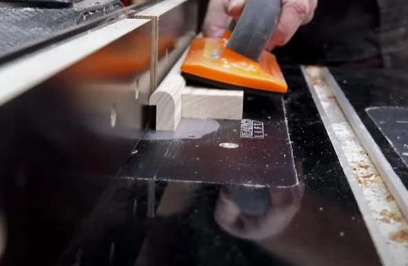 THE BEST ROUTER TRICK I KNOW - MAKING PICTURE FRAMES WITH REGULAR ...