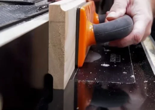 THE BEST ROUTER TRICK I KNOW - MAKING PICTURE FRAMES WITH REGULAR ...