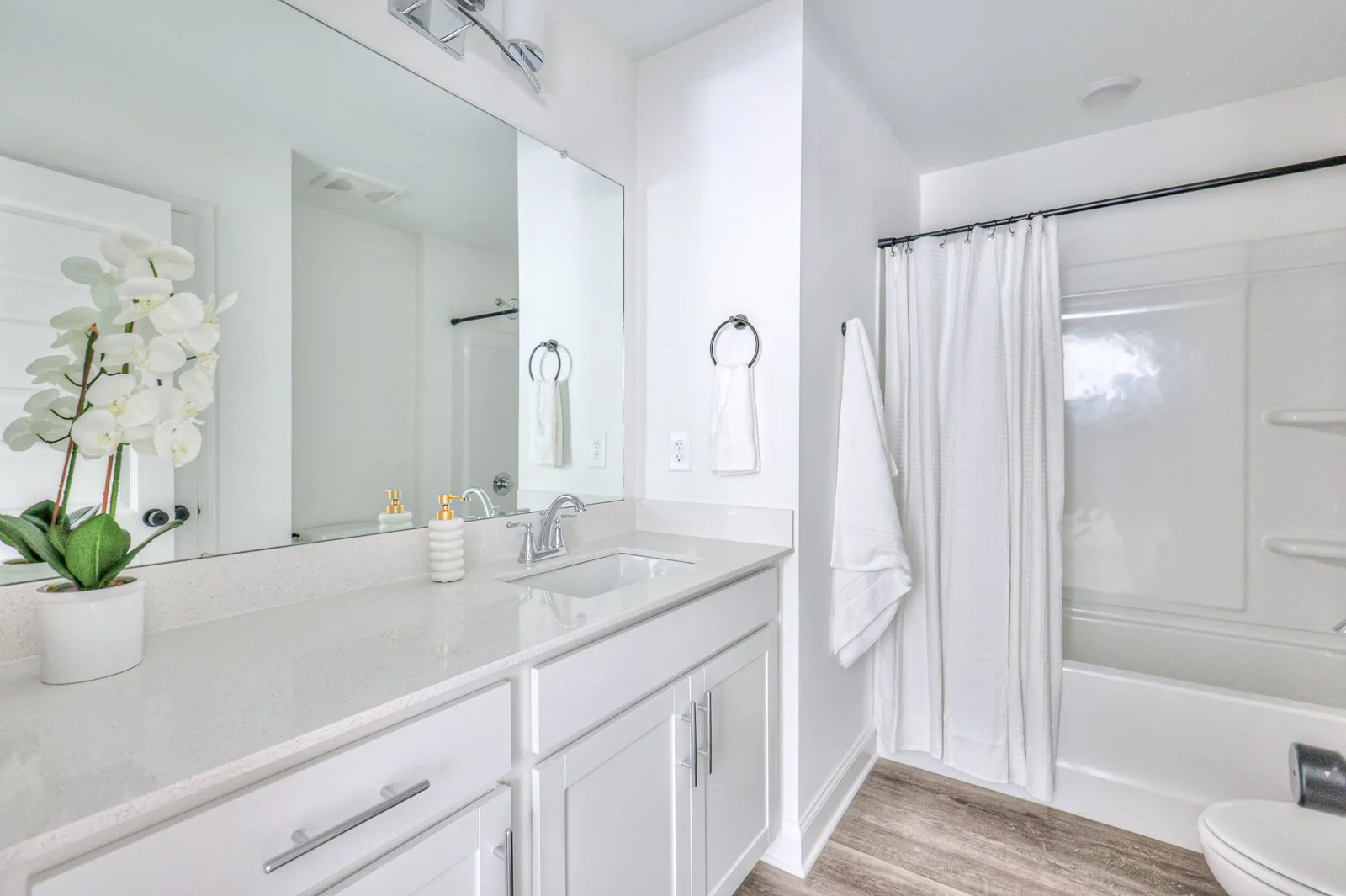 Gallery — Lakeside Residences