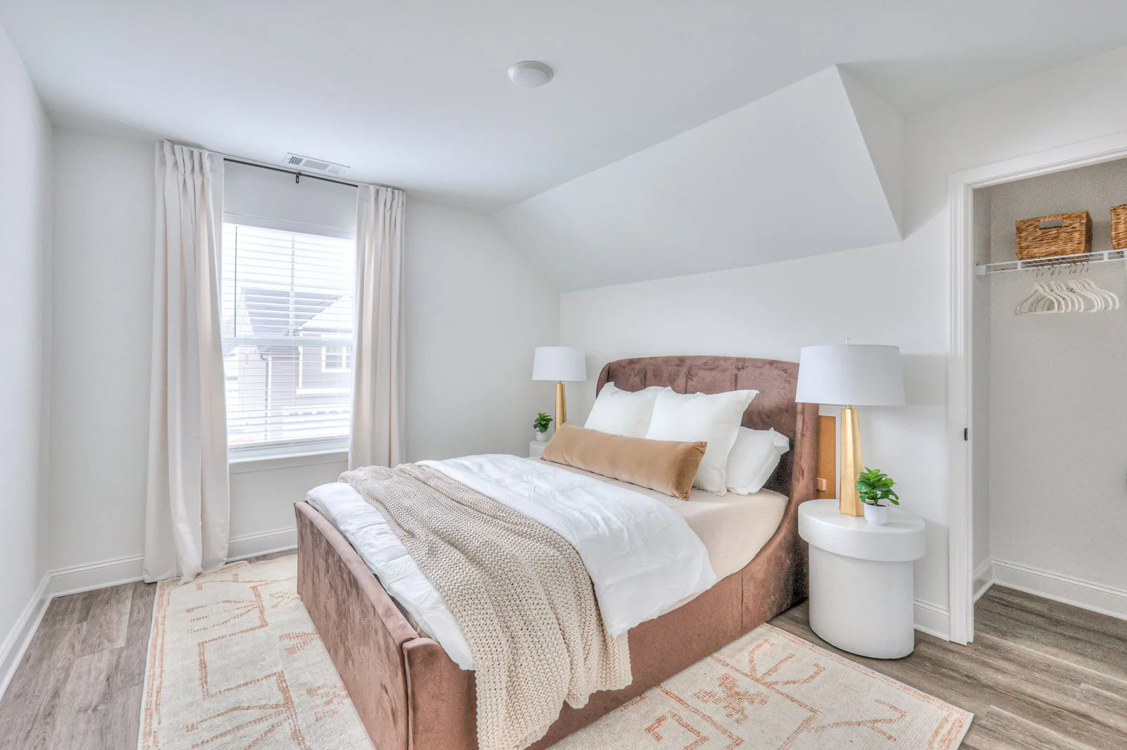 Gallery — Lakeside Residences