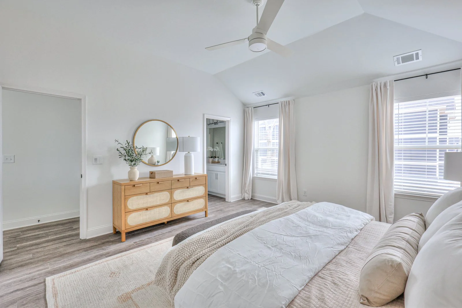 Gallery — Lakeside Residences