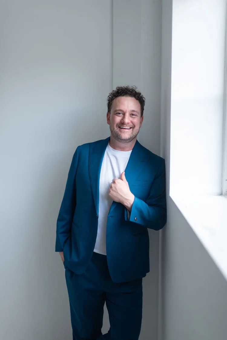 Oliver Thomson Marriage Celebrant