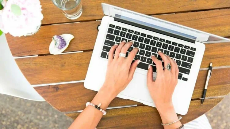 Google Book Publishing: A Complete Guide — Leaders Brands