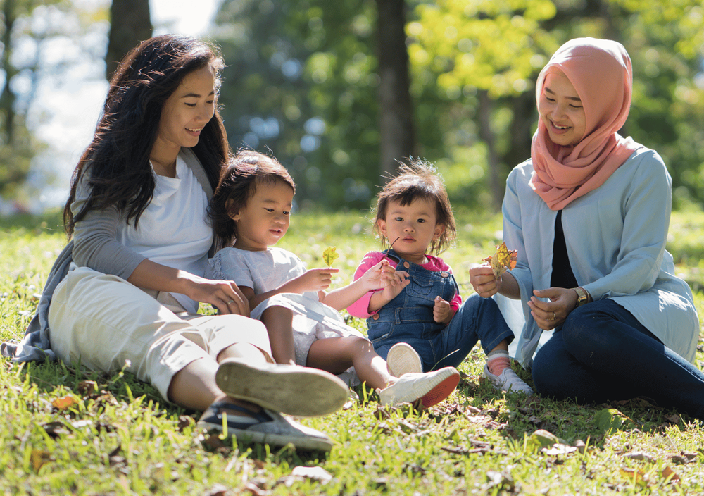 10 Tips on How to Make Mom Friends [From a Therapist & Mom] — Balanced ...