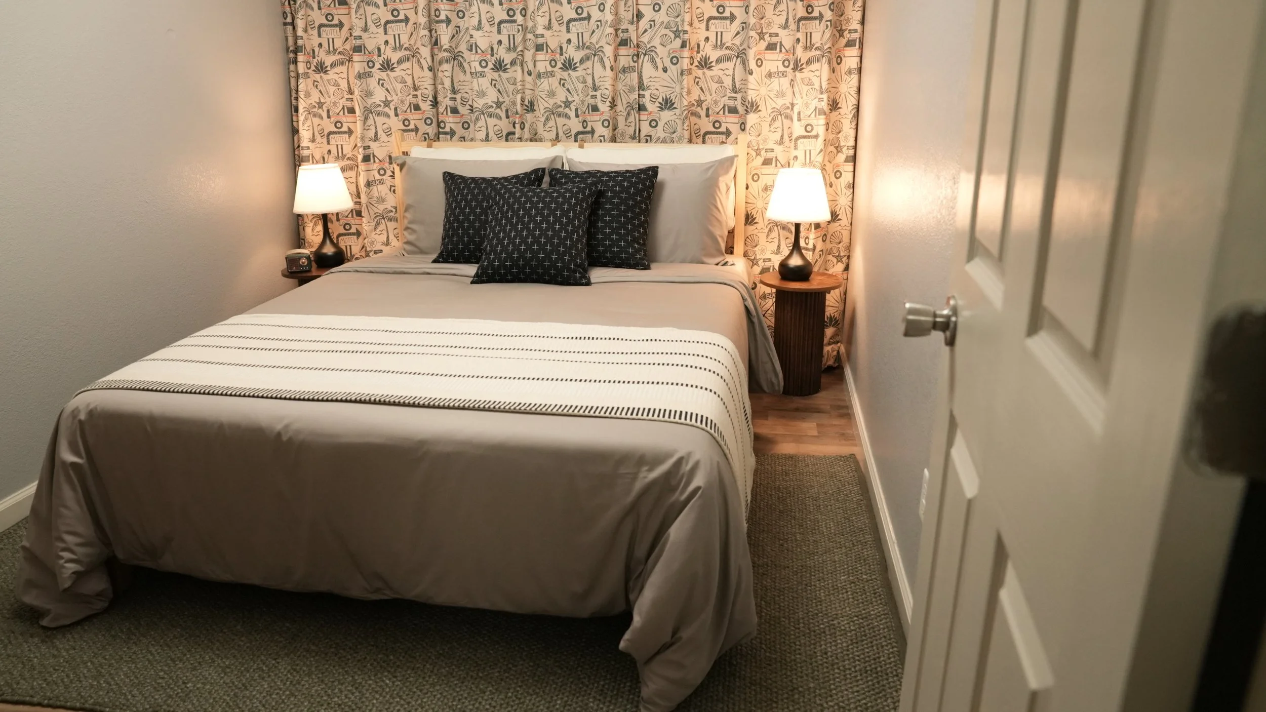 Rooms — Avon Motel