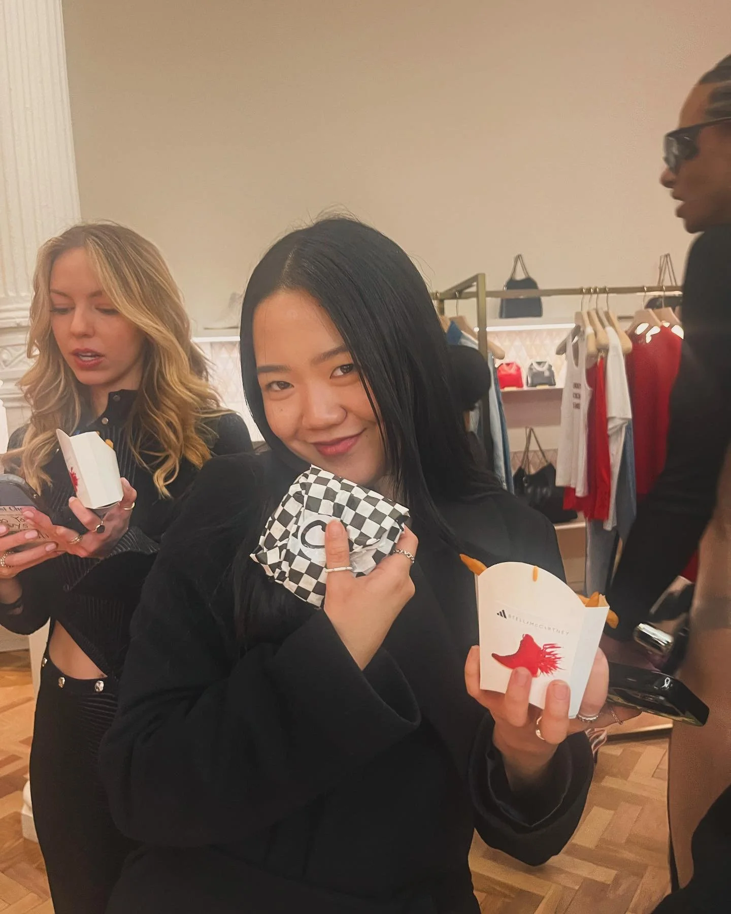 chloe. - Salads, burgers, cookies, cupcakes and more in NYC!