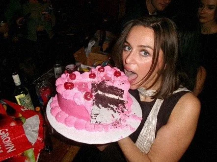 chloe. - Salads, burgers, cookies, cupcakes and more in NYC!