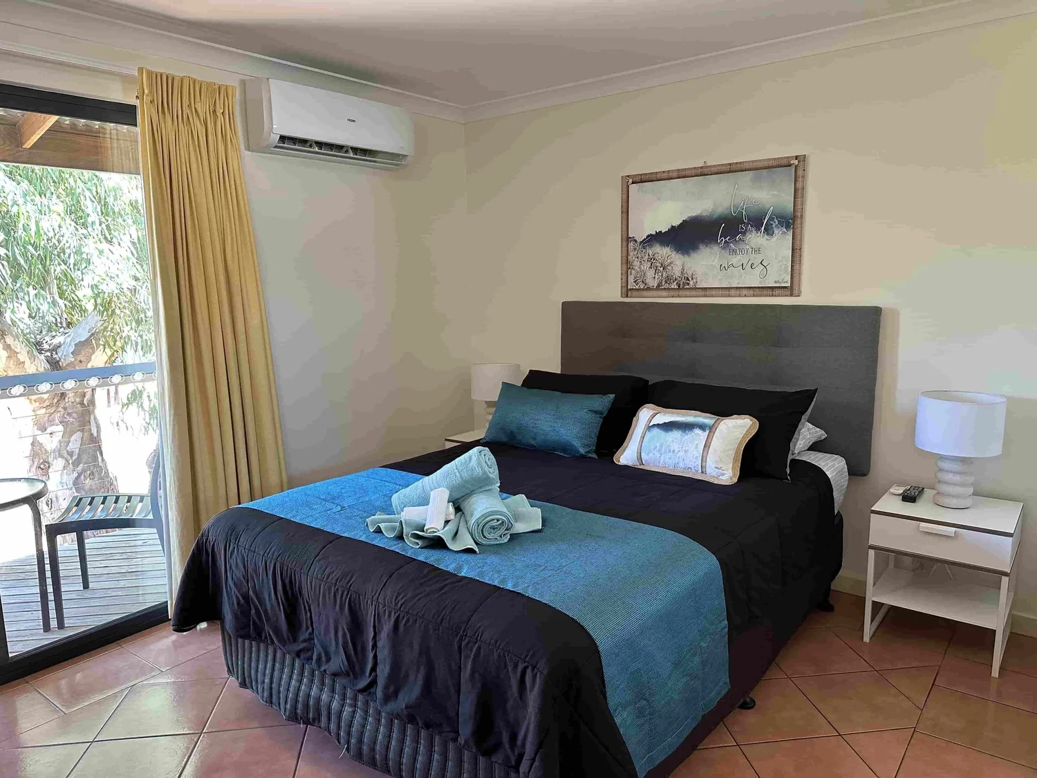Queen/Studio Rooms | Kalbarri Accomodation