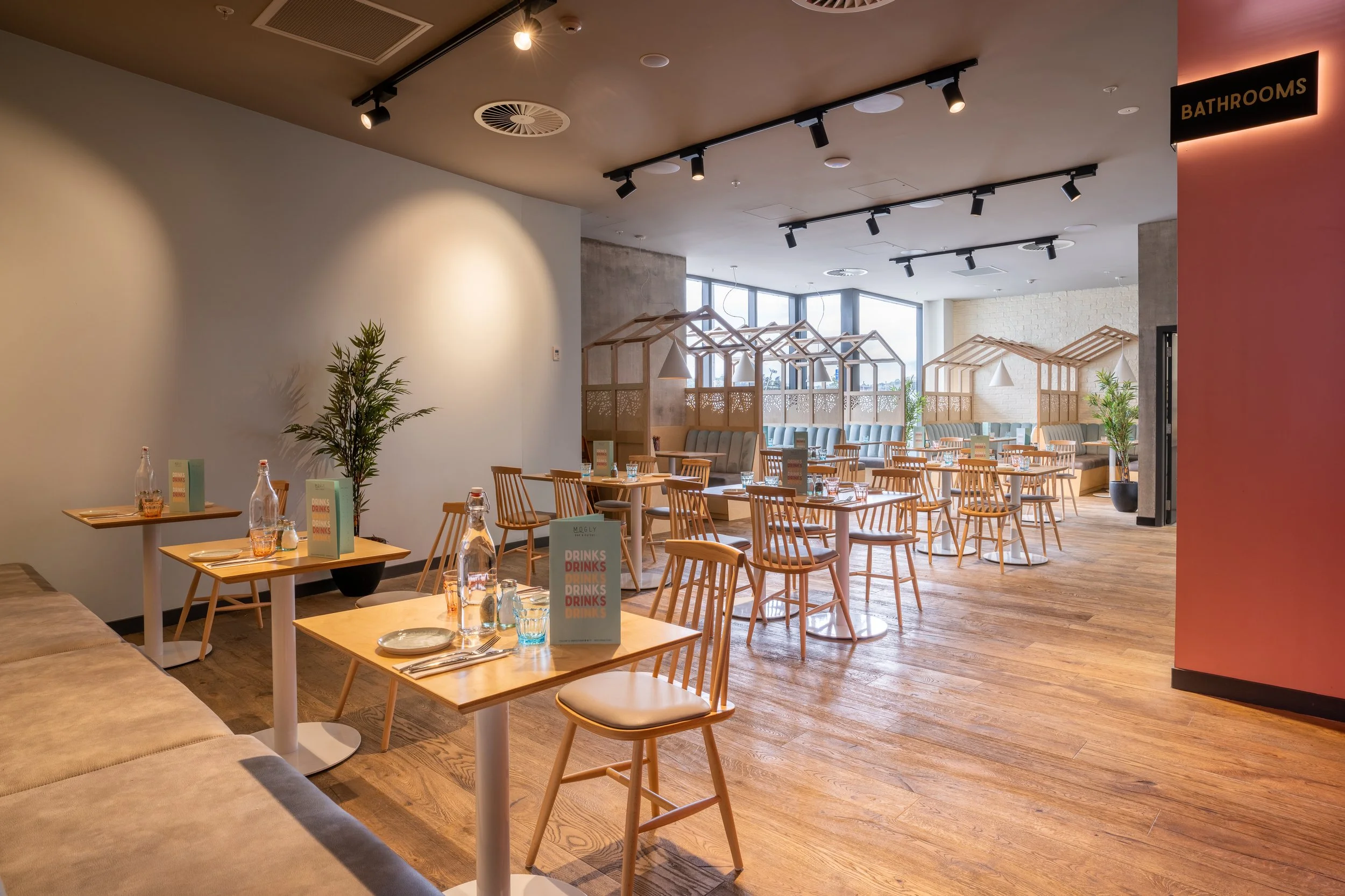 MOGLY BAR — CMP Interiors