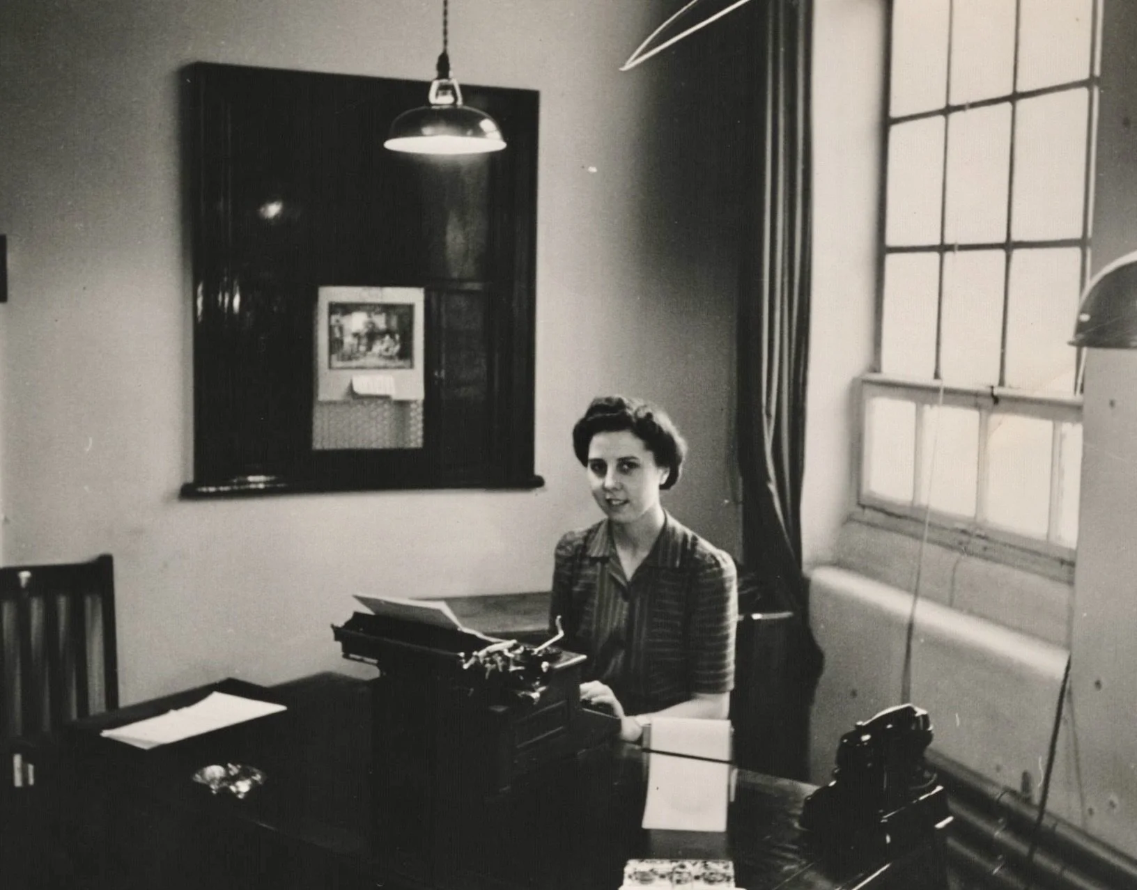 ABOUT — Annie Murray