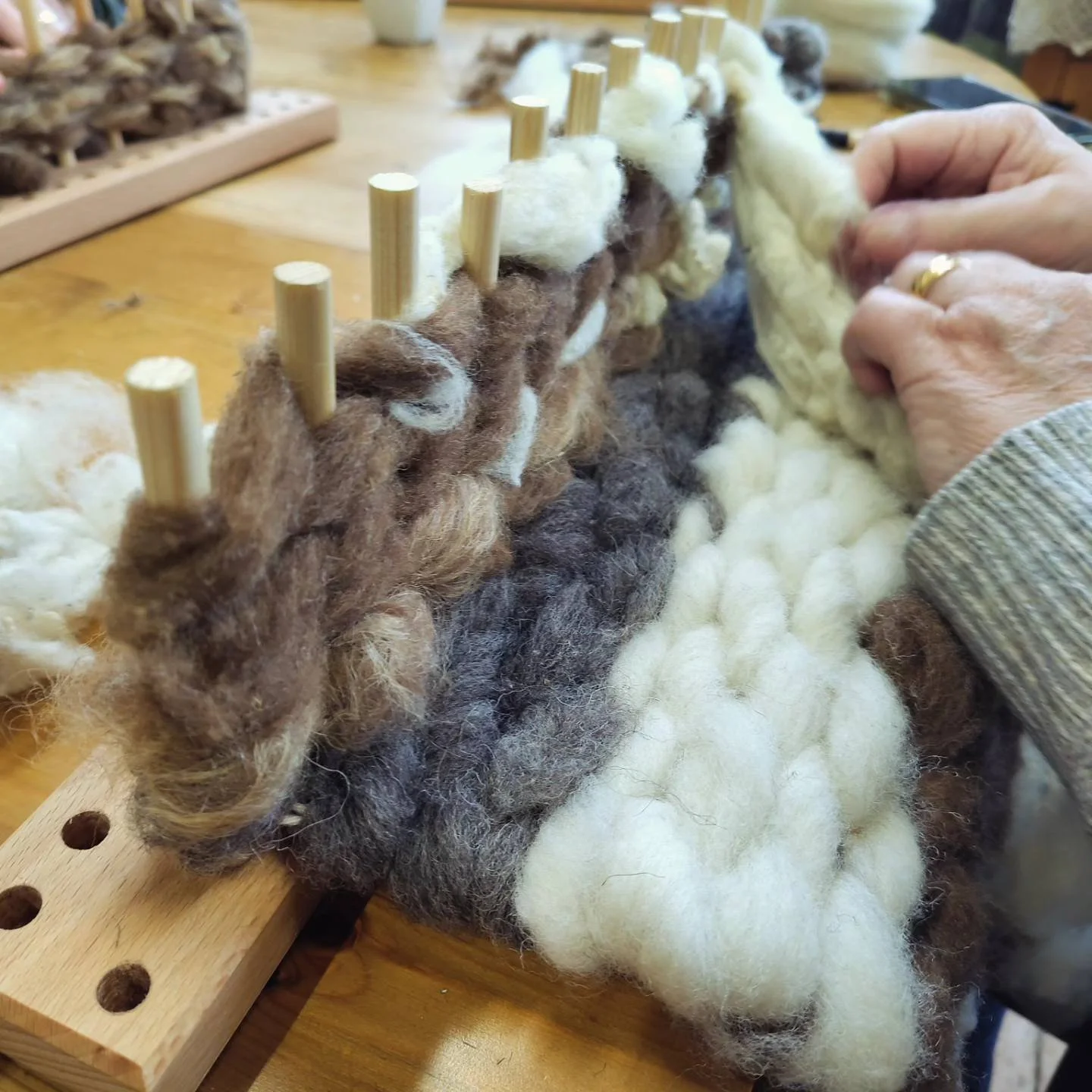 A Beginner’s Guide to Peg Loom Weaving — West Plum Studio