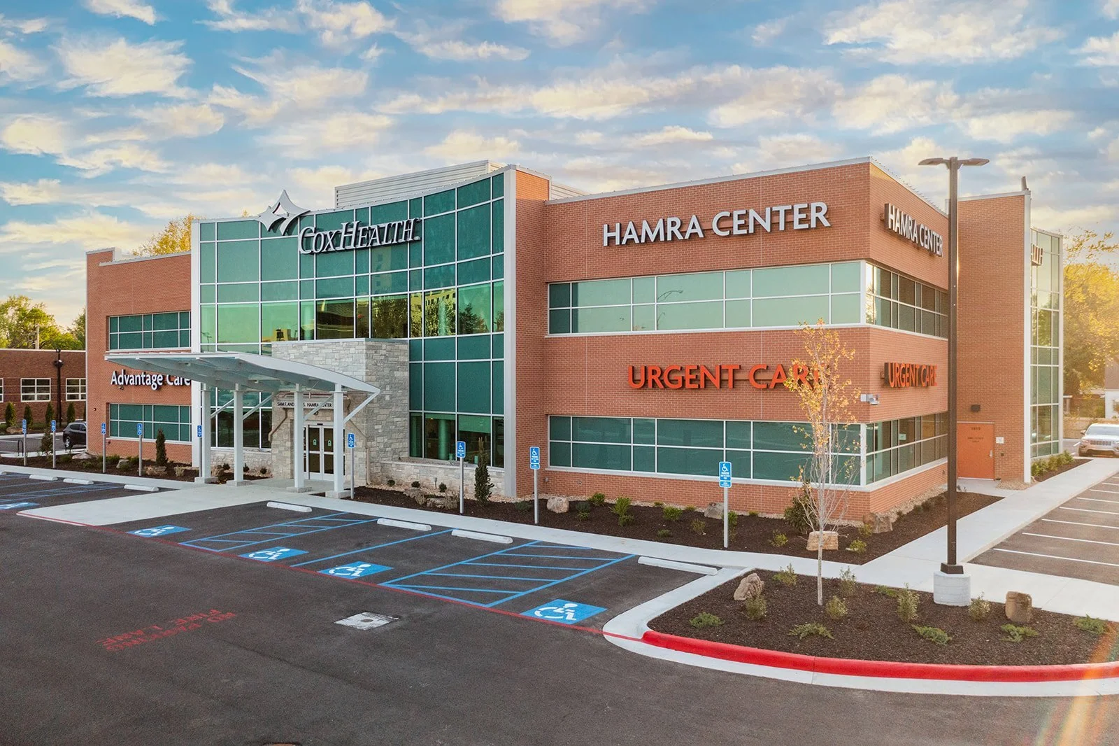 CoxHealth Hamra Center — Grooms Office Environments