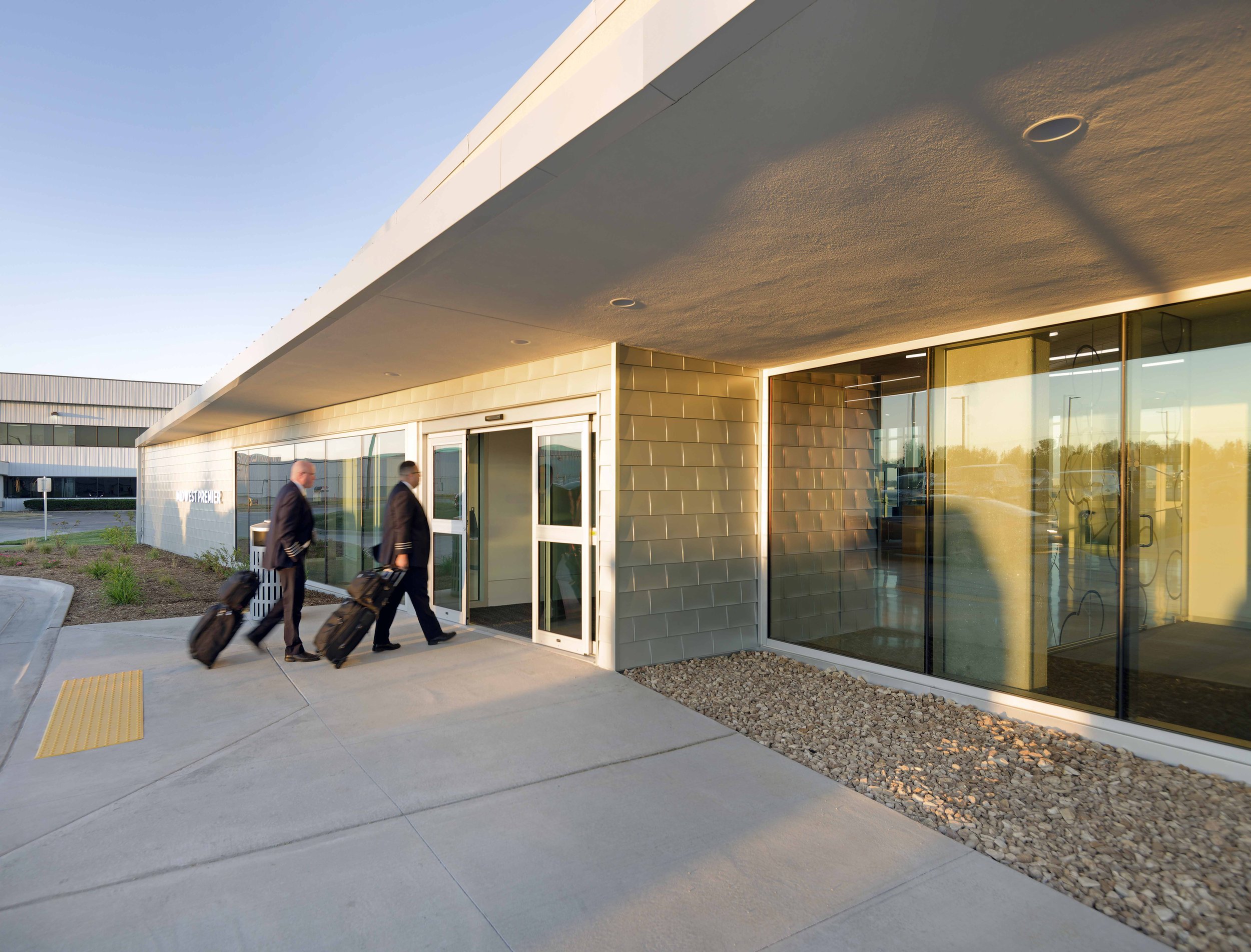 See Inside Midwest Premier Springfield MO Aviation — Grooms Office ...