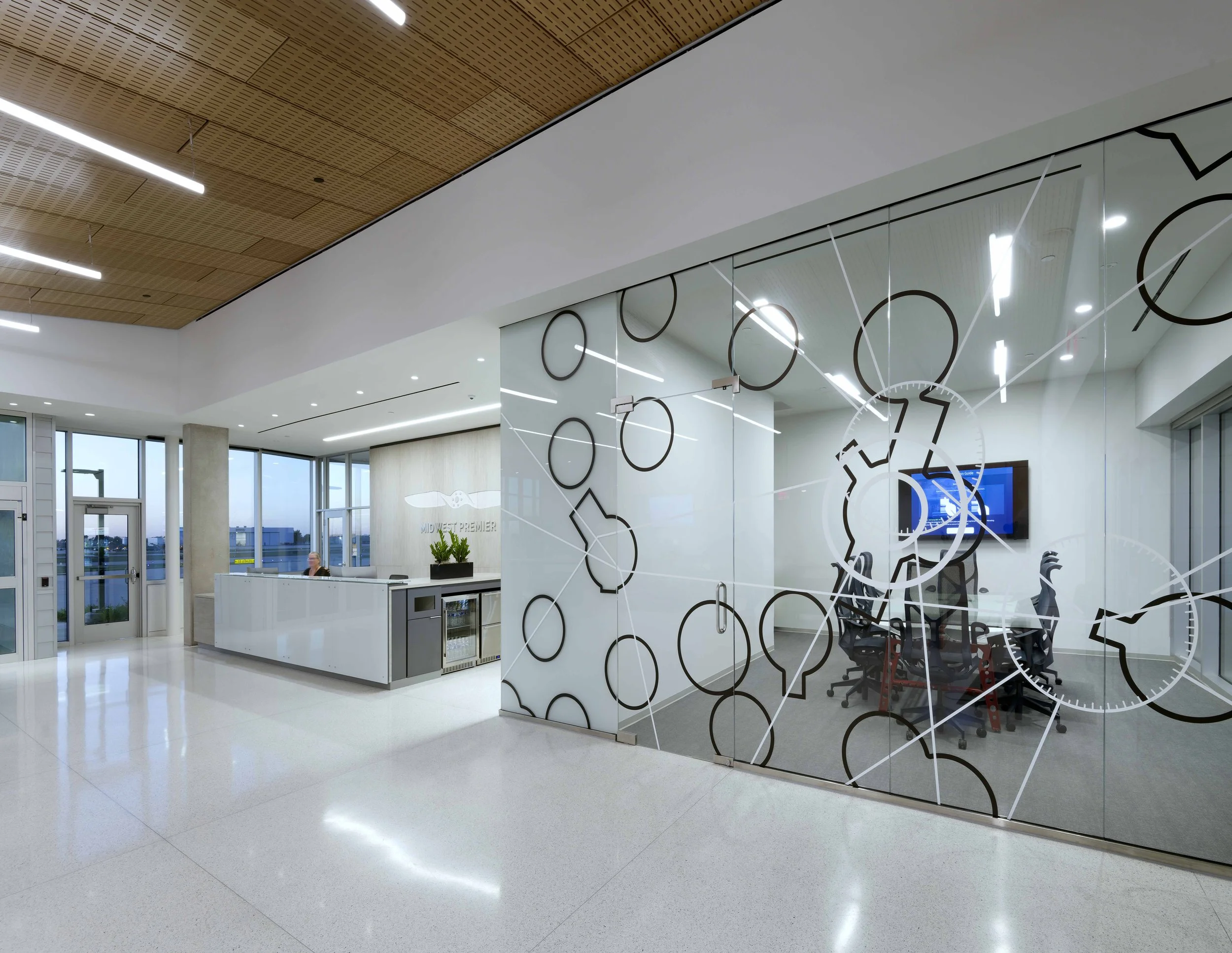 See Inside Midwest Premier Springfield MO Aviation — Grooms Office ...