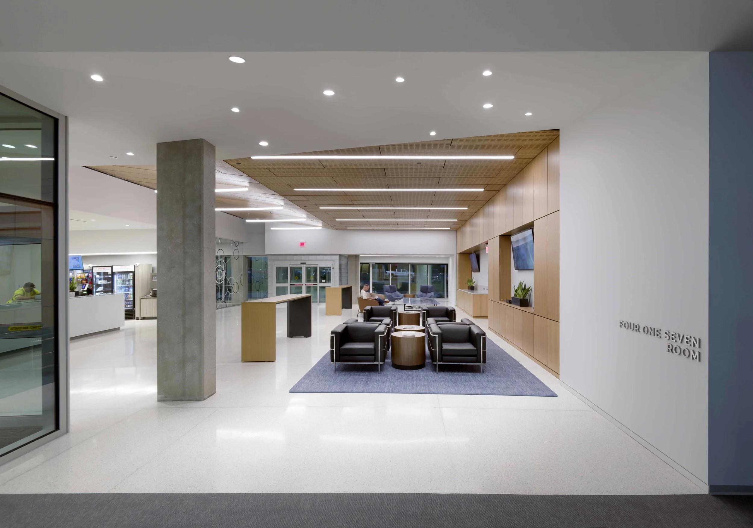 See Inside Midwest Premier Springfield MO Aviation — Grooms Office ...