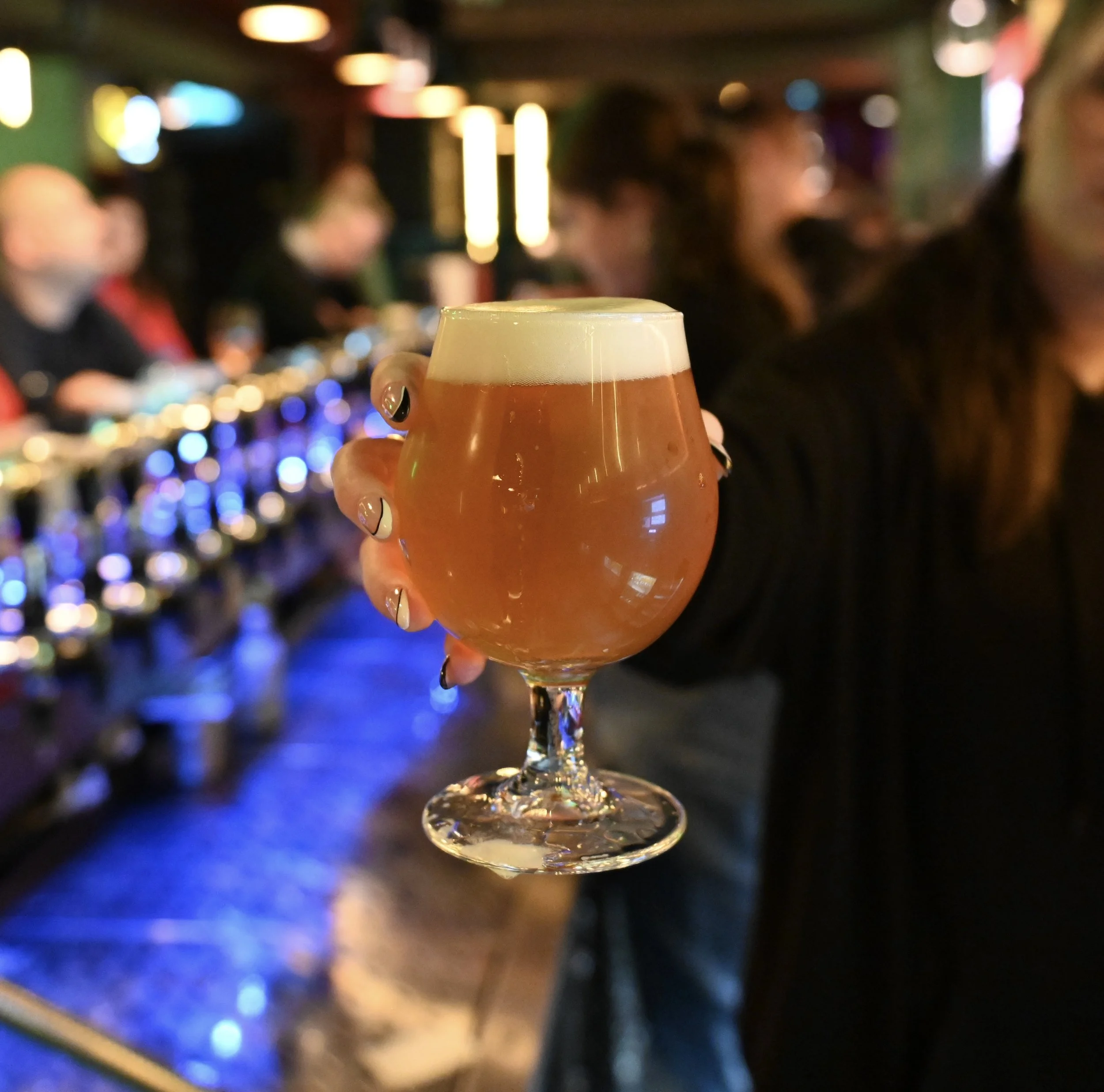 Tapped Late Bar and Kitchen - Craft Beer, Cocktails, and Live Sports