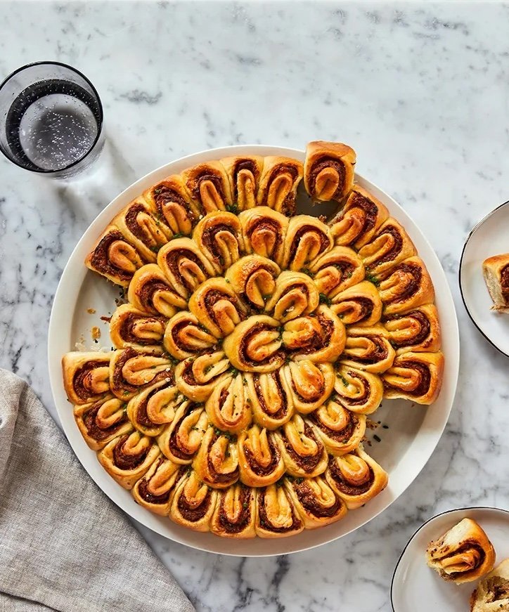 Pull-Apart Bread with Caramelized Onions and Goat Cheese — Erin Jeanne ...