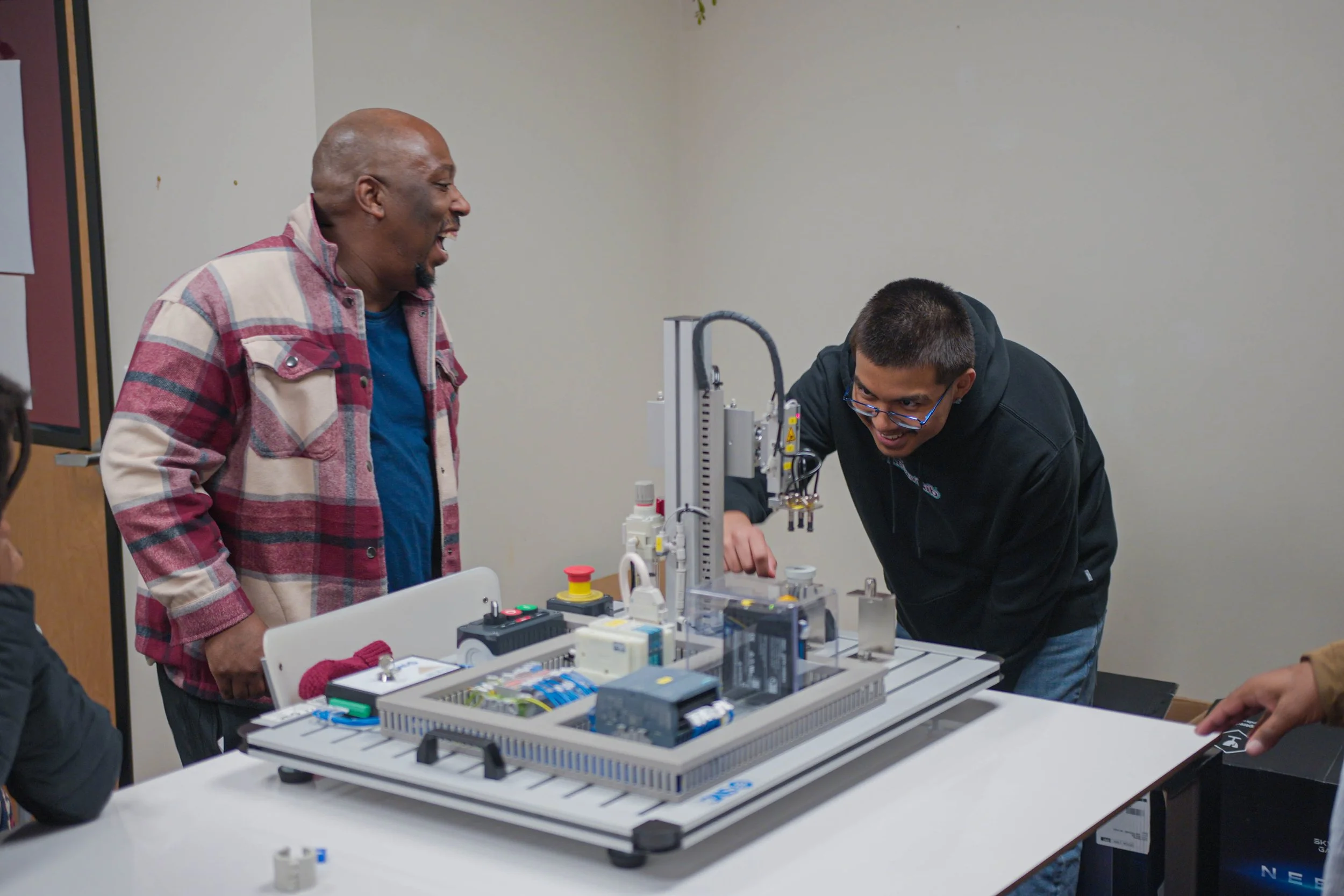 POIC | Semiconductor Program Paves Path to Economic Mobility in Oregon ...