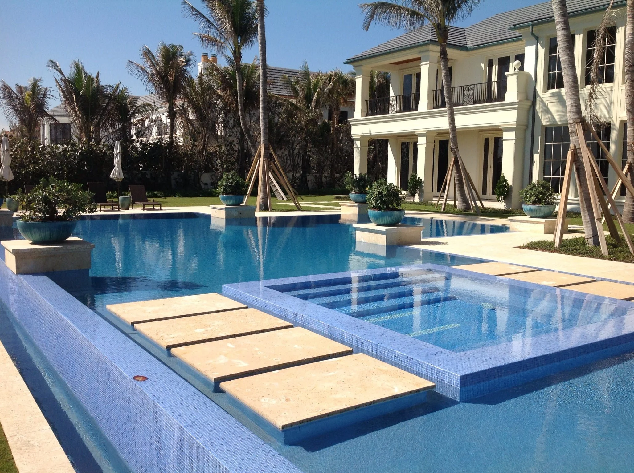 Roberts Pool Design For Custom Luxury Pool Builds in West Palm Beach