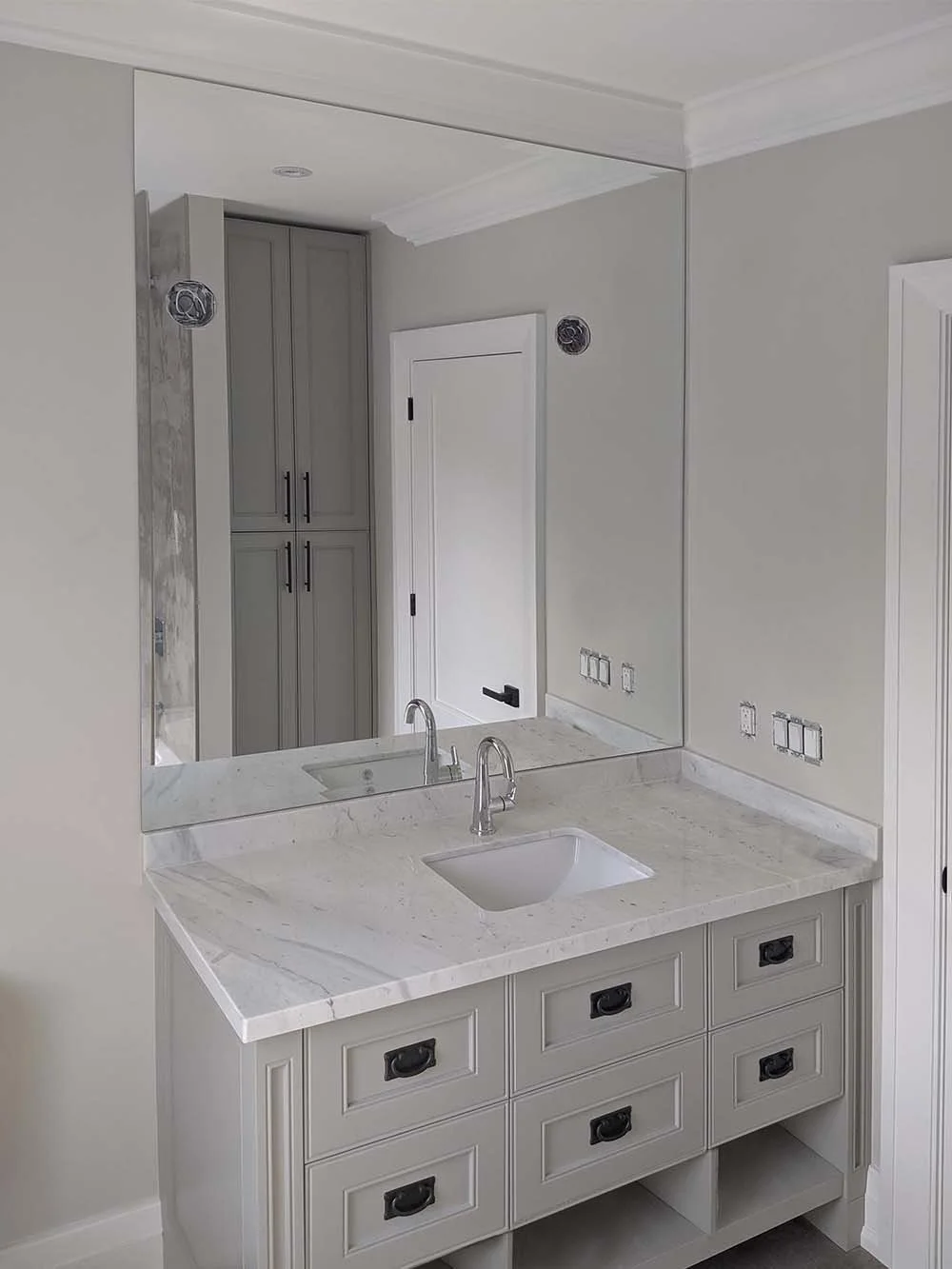Premium Custom Mirror Cutting, Shapes, Styles and Tints