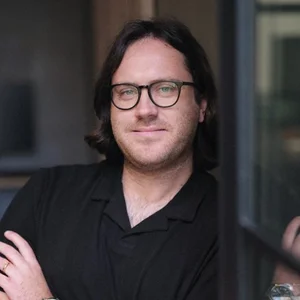 Team — PLUS Capital