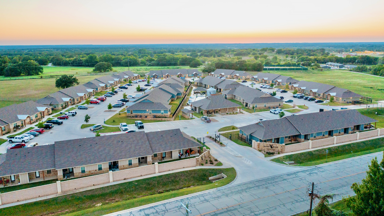 Trophy Ridge Apartments - Experience Luxury Living in Decatur, TX