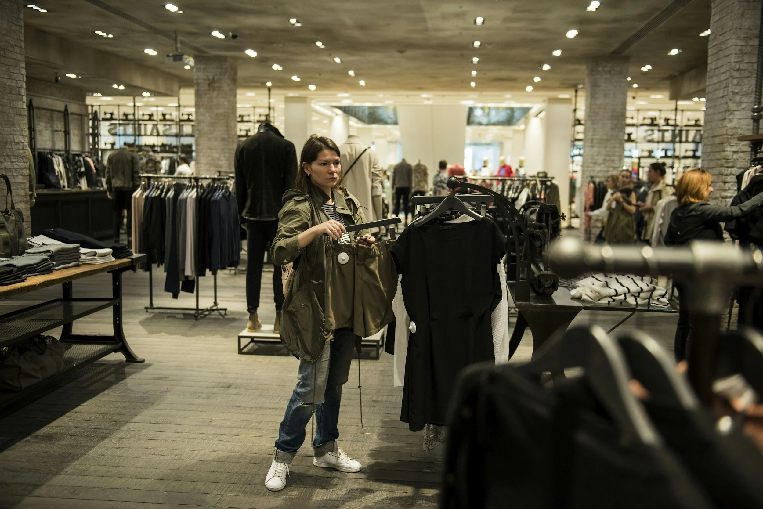 How to Help Customers Like a Pro: Top Tips for New Retail Team Members ...