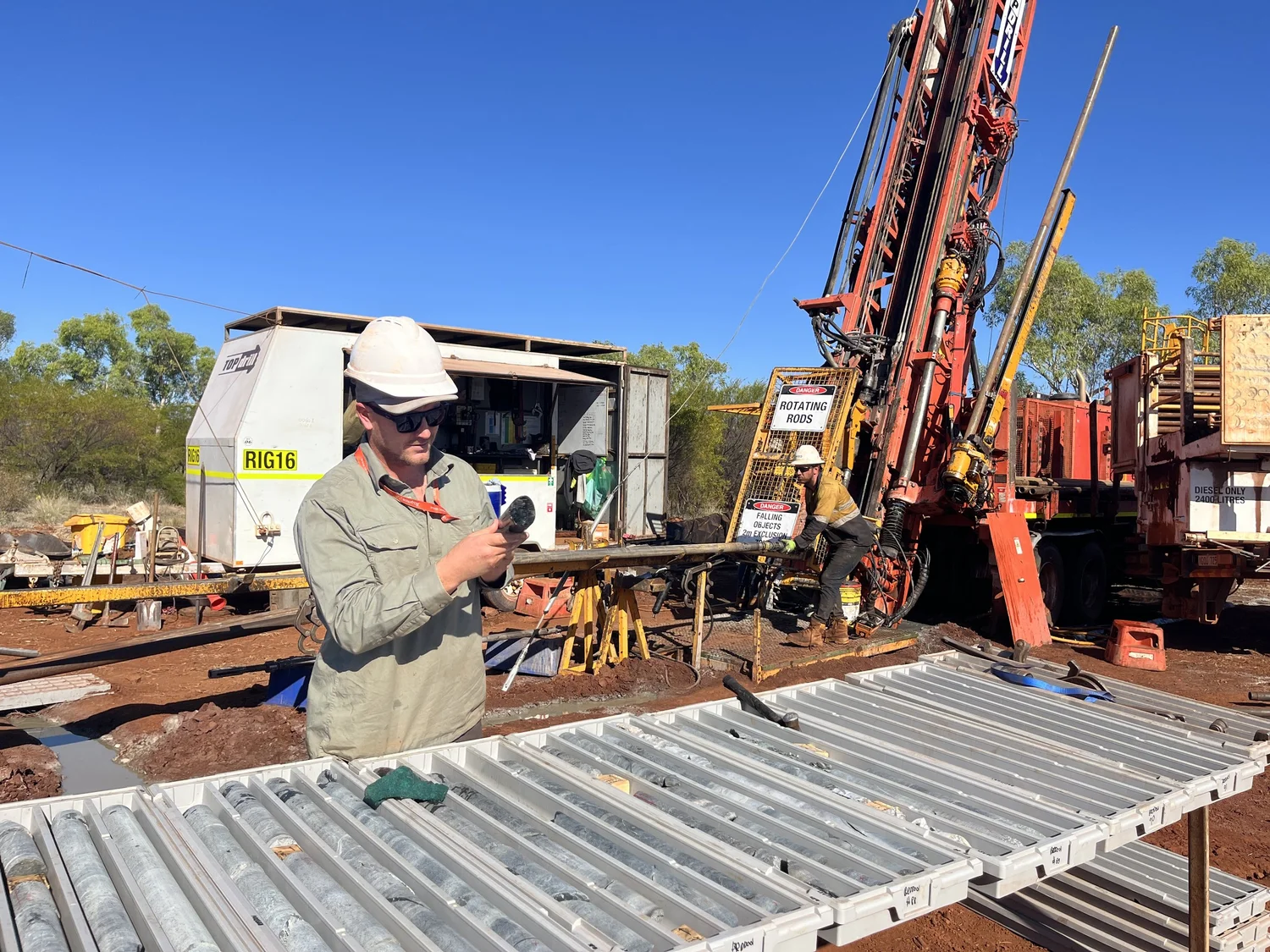 About Us — Solara Minerals Limited