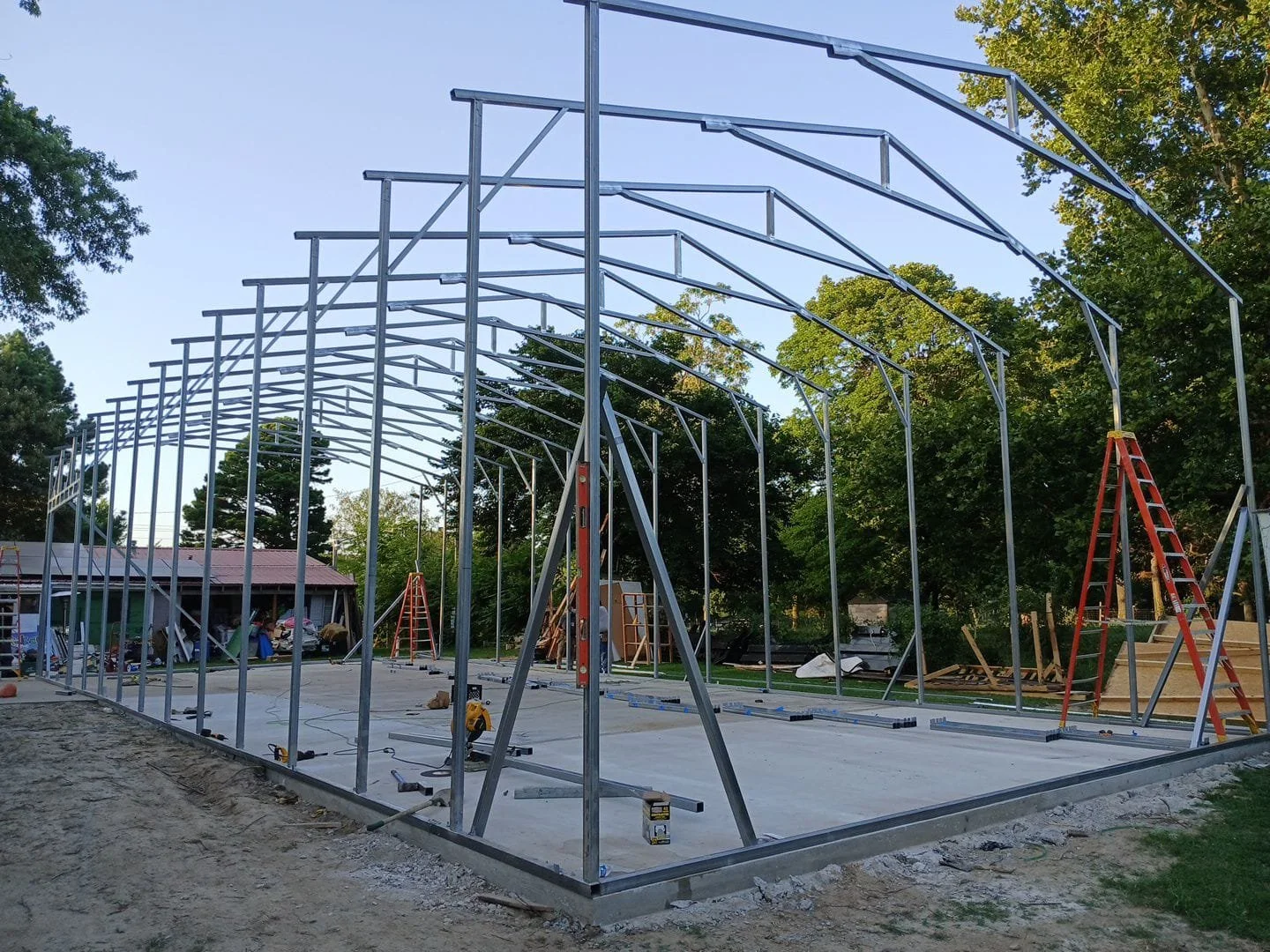 E&R STEEL ERECTORS LLC