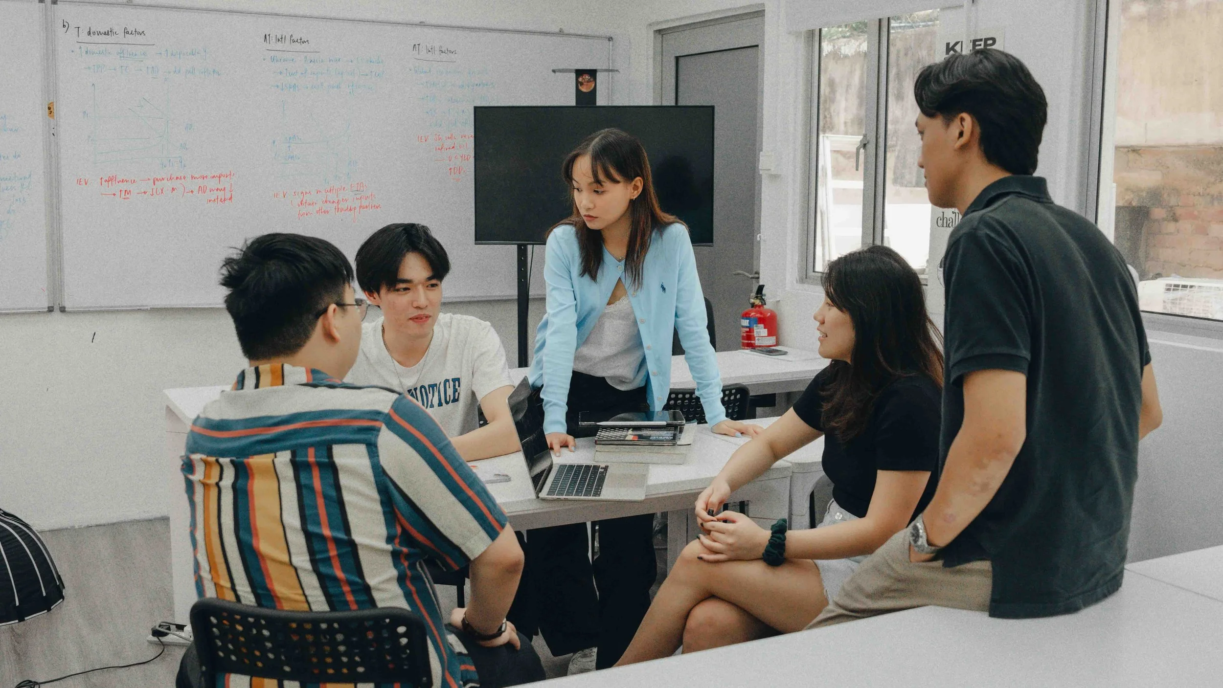 JC General Paper Tuition – Master Critical Thinking and Essay Writing — Crucible Education