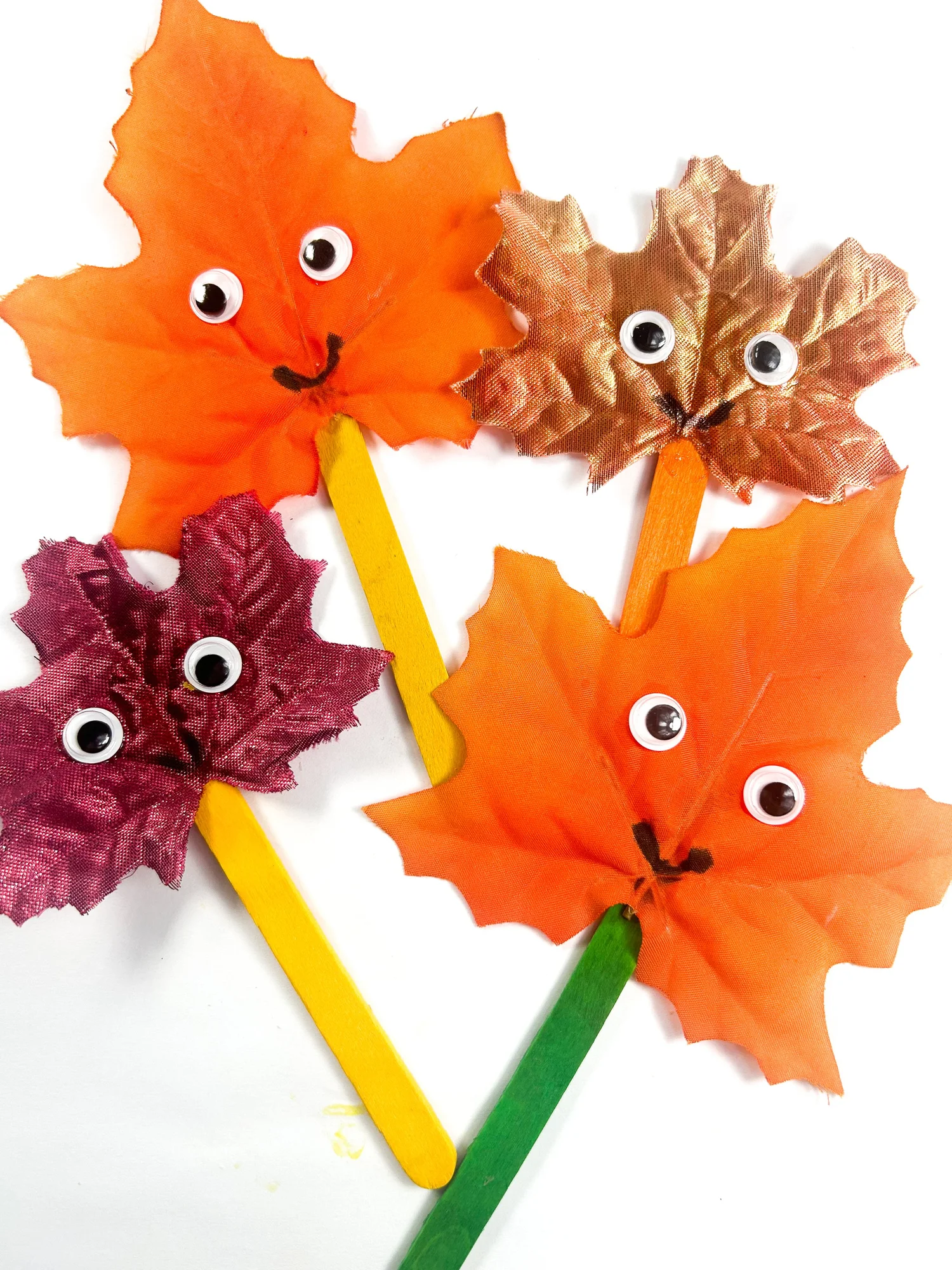 Fun Fall Leaf Puppets for Kids: Must Do DIY — Crafty Kids Blog