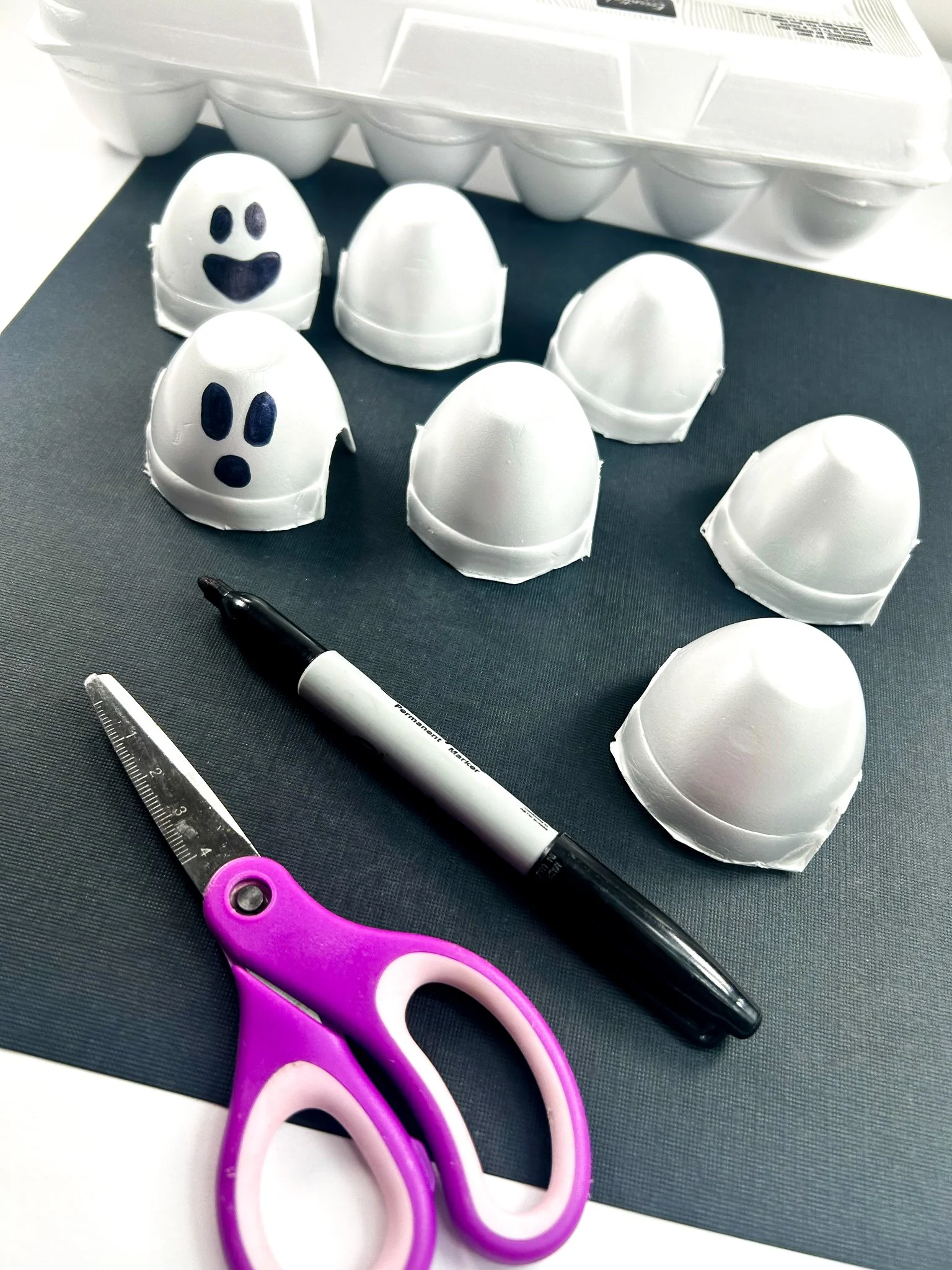 Egg Carton Ghost Craft: Fun and Simple Halloween Activity — Crafty Kids ...